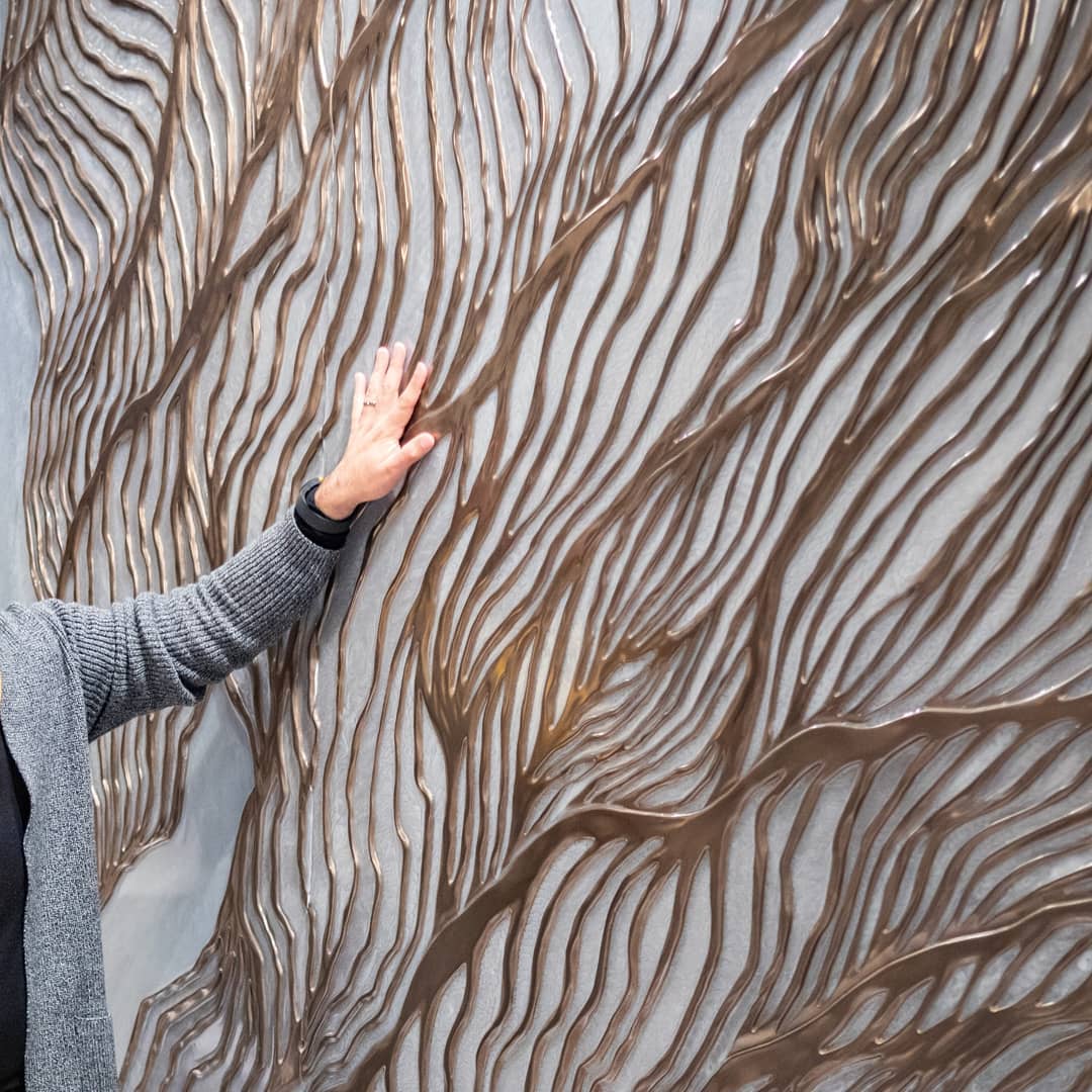 Resin liquid metal wall customization - Luxface