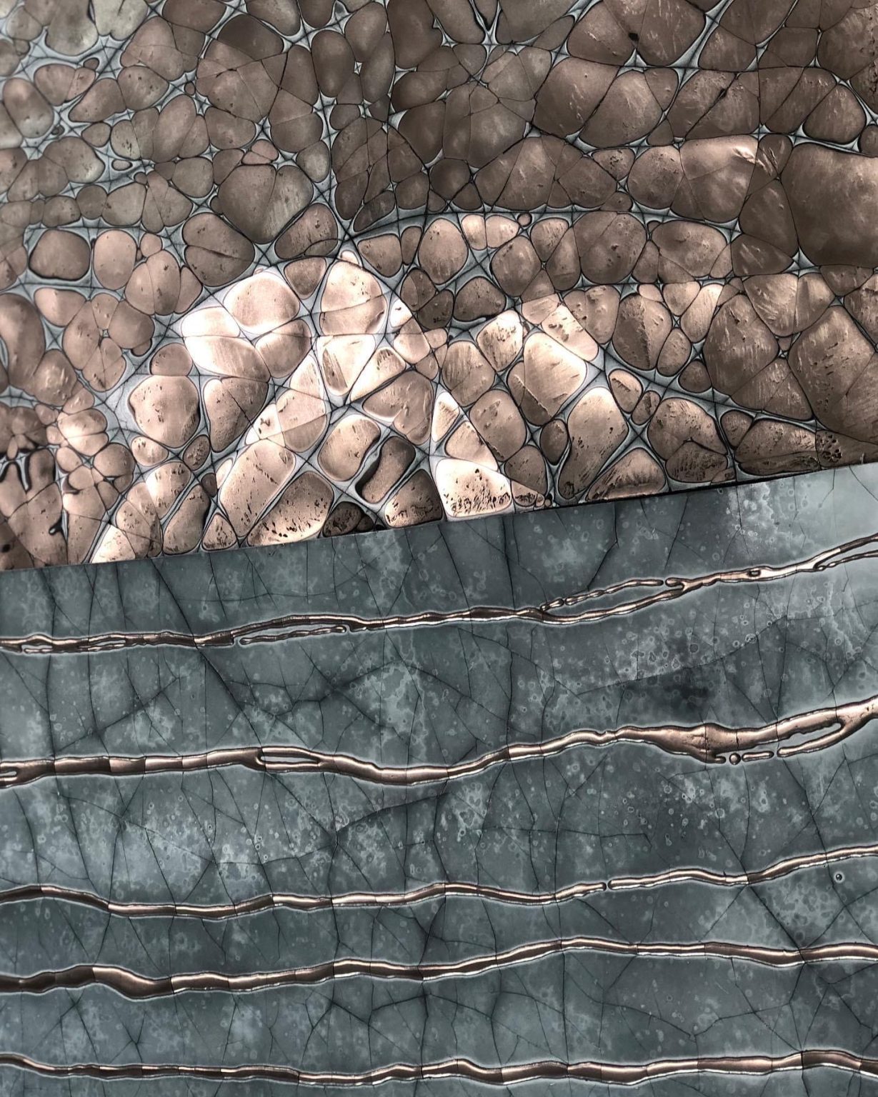 River Flow and Cracked Bronze Liquid Metal Sheets - Luxface